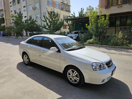 Срочно продам свой Lacetti Малые пробегом.