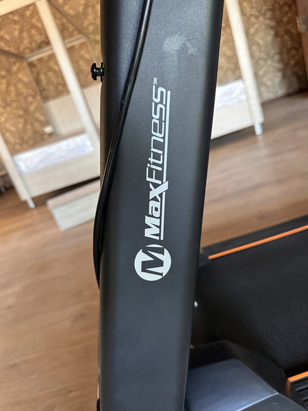 Беговая дорожка Maxfitness E-3000