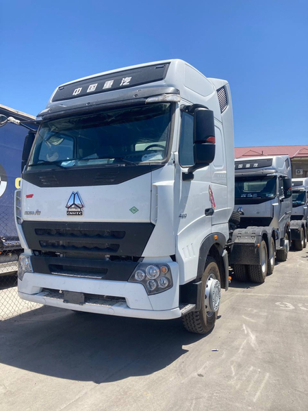 Howo-A7 6x4 CNG эгарли тягач Таййор
