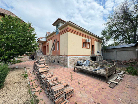 Продается отель (гостиница,хостел) Мирабадский р-н. 12 сот. Аэропорт.