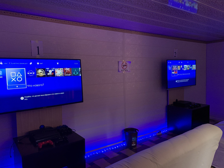 Playstation 4 pro + 4 fat + телевизоры + мебель