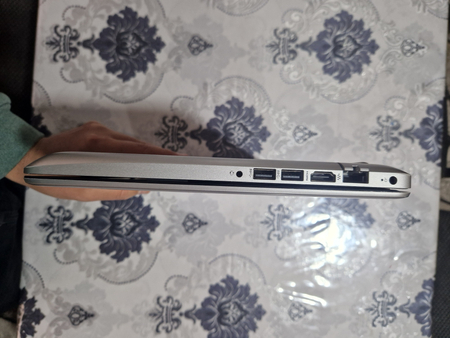 Hp noutbuk sotiladi srochno