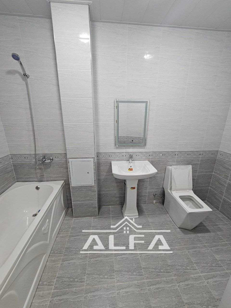 2 xonali 70m² 3-qavat sotiladi.