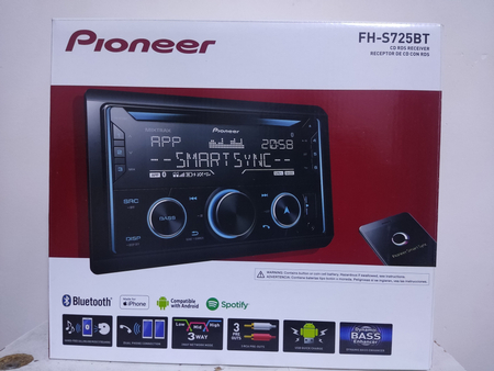 Pioneer 725.        Pioneer 725