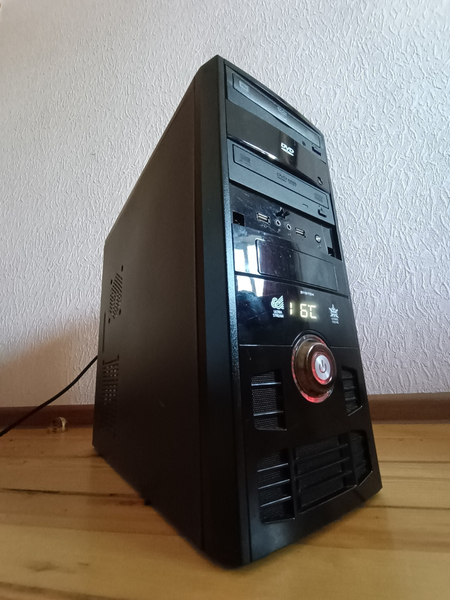 Продам компьютер Huntkey (Intel core i3, GeForce GTX 550 Ti 3GB)