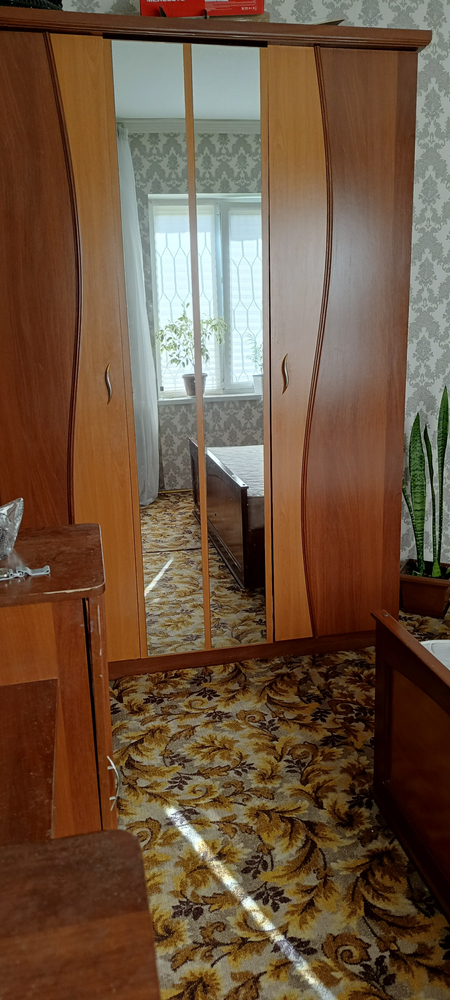 Срочно продается спальный гарнитур