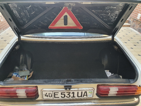 Мерседес Бенз W 123