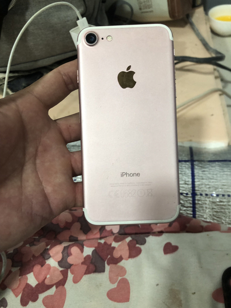 iphone 7 sotiladi