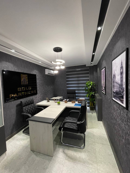 Продается офис в центре на Ц-1 75м2
