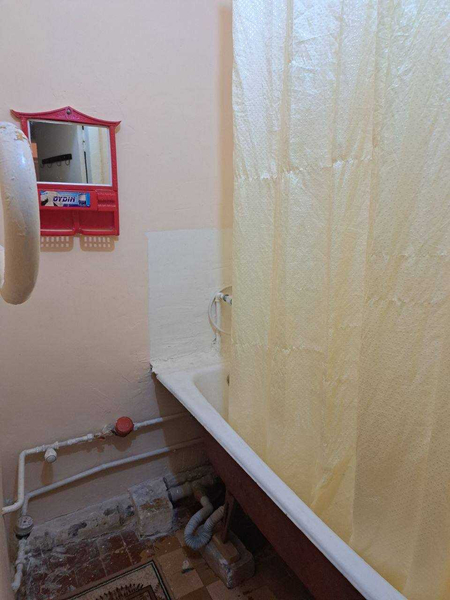 Uy sotaman CHilonzor25 2xona 5-etaj balkon 2*6 maydoni 48 razdelka