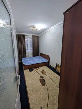 Чилонзор 17 продам срочно 2ком 50м2 3этаж