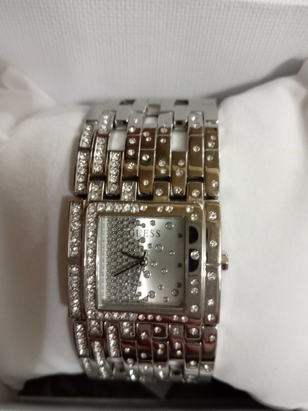 Продаются часы GUESS