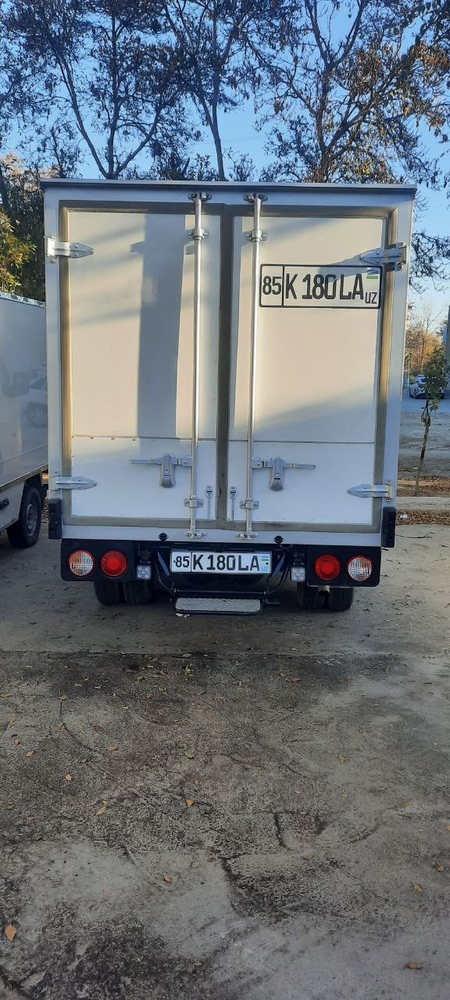 Kia bongo сотилади