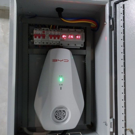 Elektro mobili zaryadka ustanovka