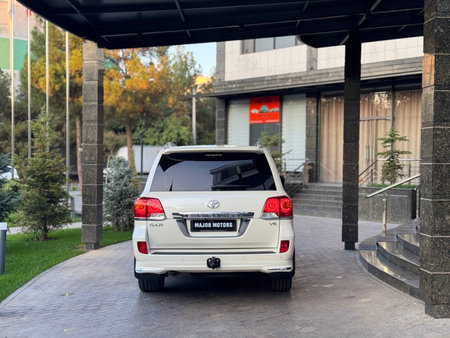 Toyota Land Cruiser 200 4.0 L