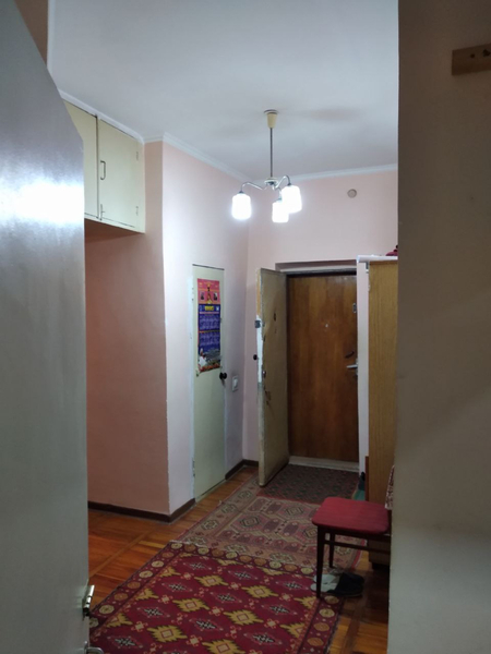 Продаётся Квартира на Юнусабаде 8кв 2/4/4