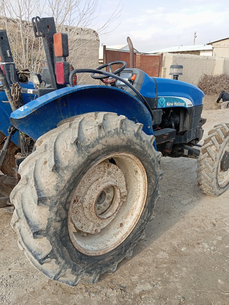 New holland tt40 sotiladi