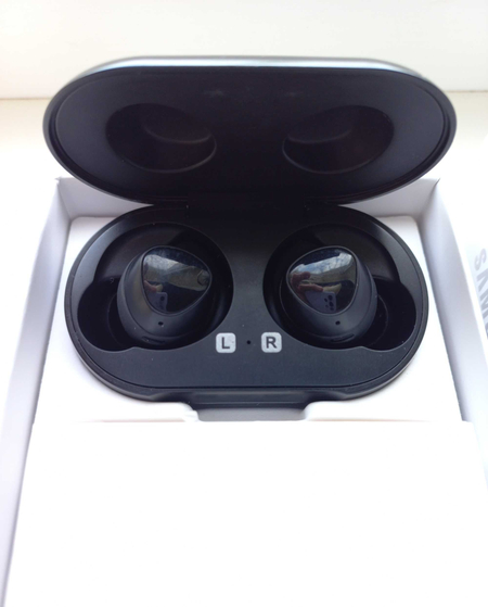 Беспроводные наушники Samsung Galaxy Buds+