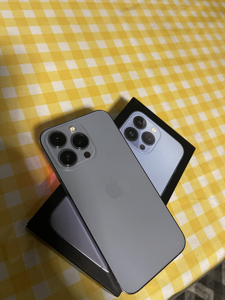 iphone 13 pro на 256 гб  йомкость 84
