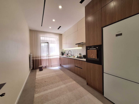 Продается квартира в Ташкенте 5/2/5 Мирзо-Улугбек (J2866)