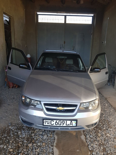 Nexia 2 sotiladi srochni