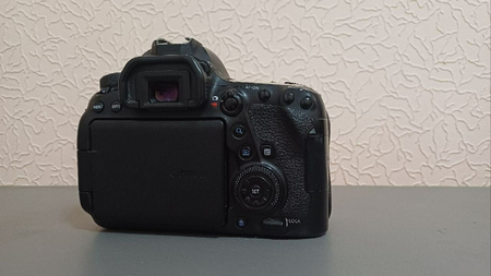Body 6D Mark 2 Sotiladi