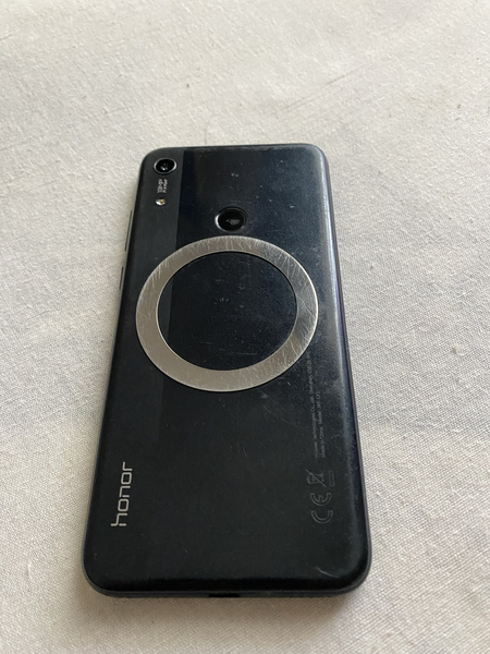 honor 8a  xolati o'rta