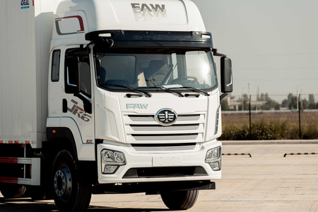 Фургон FAW JK6 (кузовининг узунлиги: 8.5 метр)