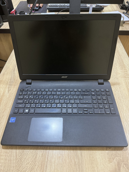 Acer notebook sotiladi, holadi ideal