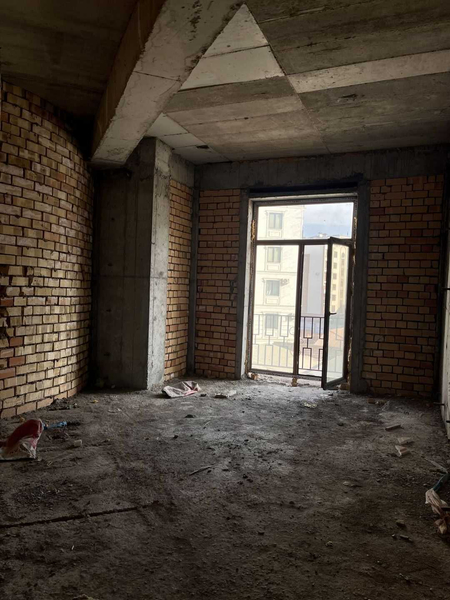 Продаётся квартиры 4/4/10 на Алмазарском районе улица Сагбан (J2496)