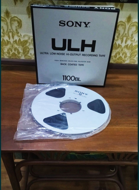 Катушка с магнитной лентой SONY ULH-1100 метровая
