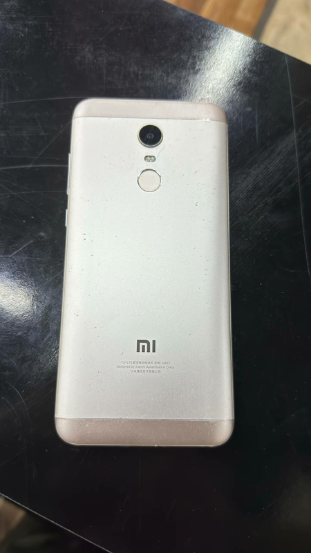 Sotiladi srochno Redmi 5+