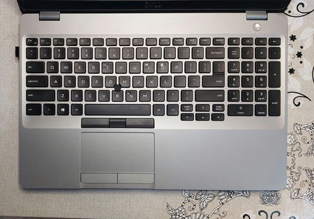 DELL precision 3551   8/512  i7-10850H