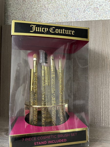 Набор кистей для макиажа от Juicy Couture