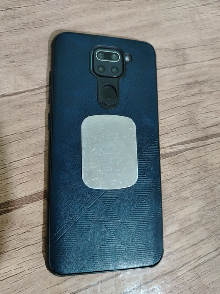 Redmi not 9 sotiladi. 800 000 soʼm
