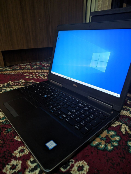 Dell precision i7 7820HQ/16/512/Quadro 4GB Carbon
