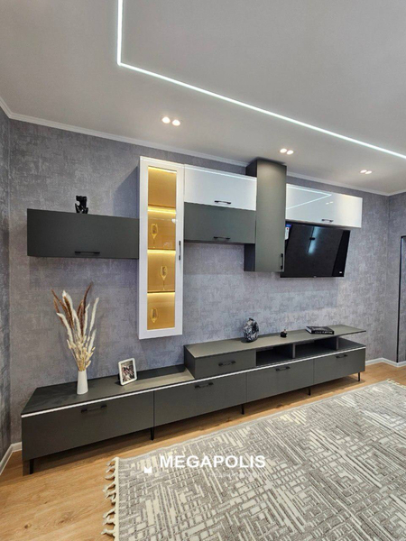 Ойбек метрo 3/5/9 Евро ремонт 72м²