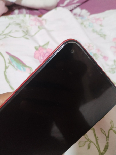 Samsung a 11 rangi qizil