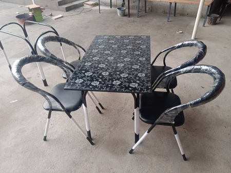 Stol stullar Optim narxlarda Siz istagan rang va fosonlarda