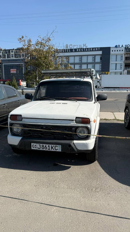NIVA .4+4 sotiladi