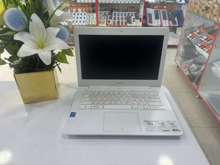 Asus core i3 ni idealidan arzonroq narxda keldi 8 gb ram oppogidan