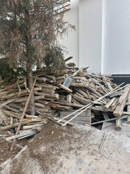 To’sin taxta va yogochlar sotiladi