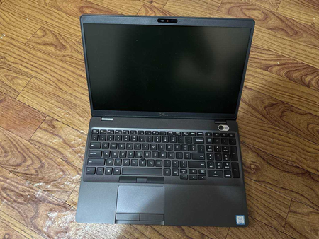 Noutbuk Dell i7-8665U