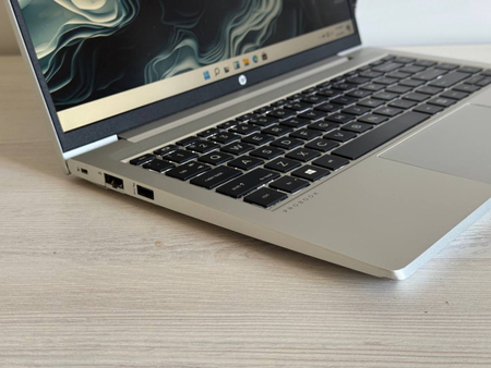 HP Probook G8 - AMD R5-5600u/16/256 ssd M2