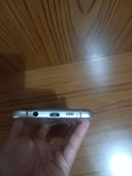 Samsung a5 2016 sotiladi. Toshkent shahar mirobod tumani 1-mavze 9-dom