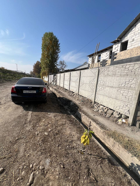 Коттедж сотилади 3 сотих