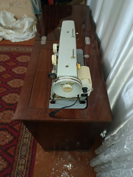 Tikuv mashinasi elektronniy sotiladi