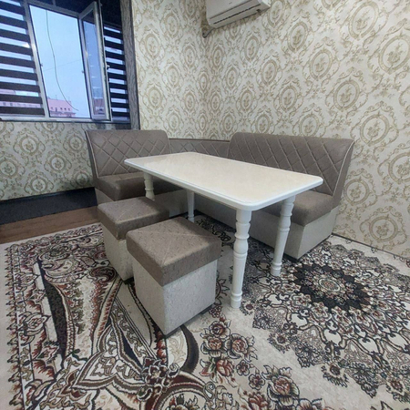 Oshxonaga ugalok Stoli bilan Toshkent