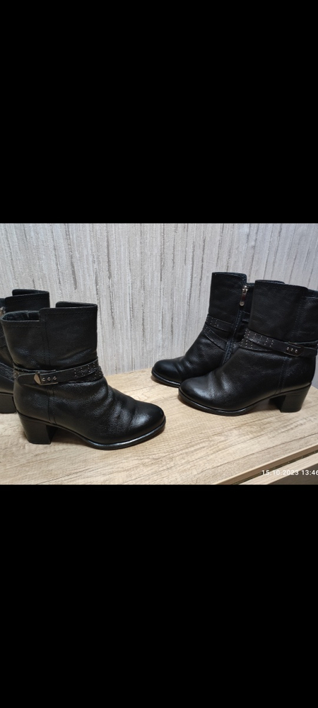 Продаются женские кожаные ботинки 37 и 39 размера зимние,внутри натура