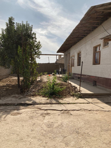 Nazabek Tekstilda 2 sotix uy srochni sotiladi